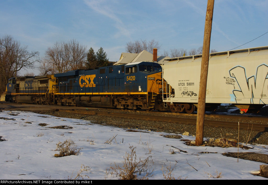 CSX 5420 an ES44DC trails CSX 7651